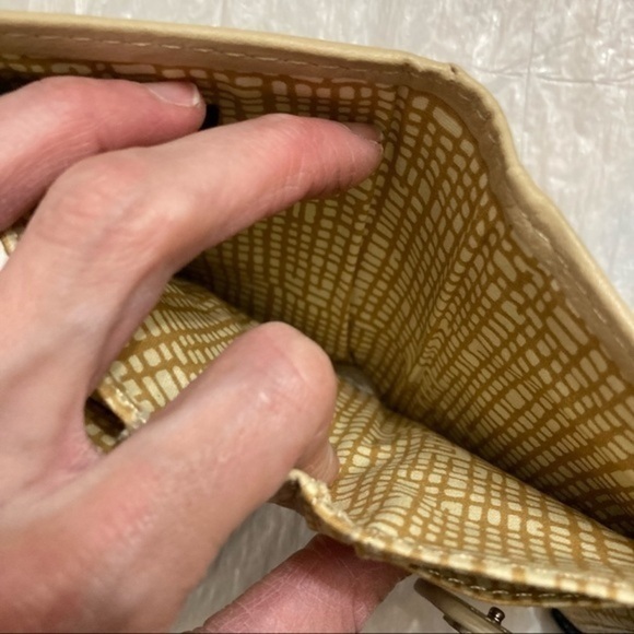 Fossil | Bags | Fossil Cream Floral Wallet | Poshmark